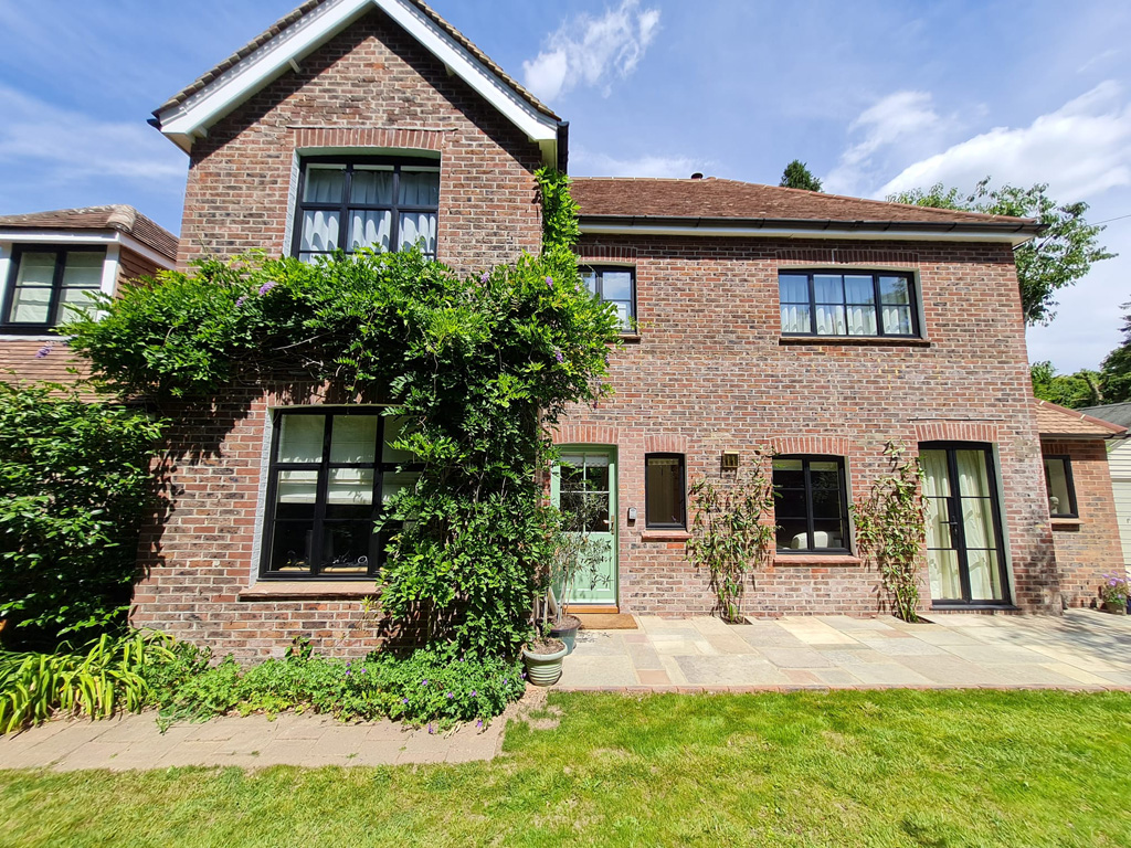 How Do Heritage Aluminium Windows Combine Tradition with Modern ...